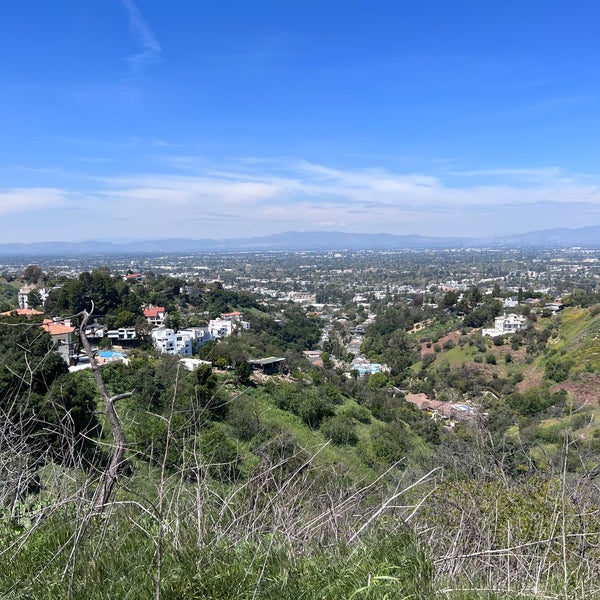 Coldwater Canyon Park - Park in Valley Village