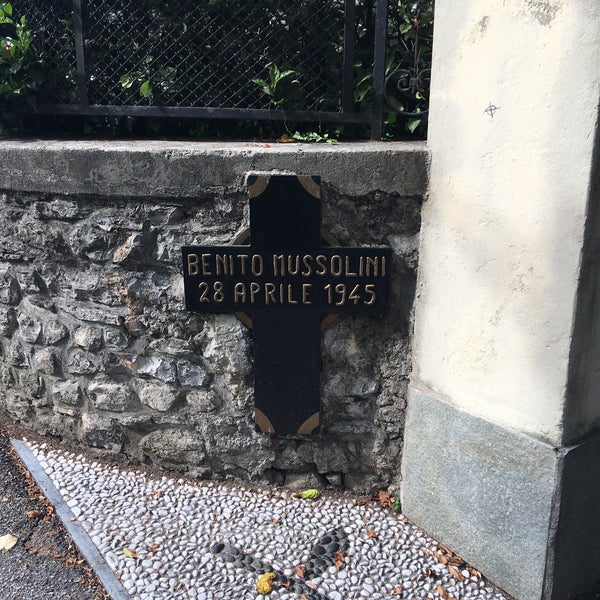 Benito Mussolini Grave