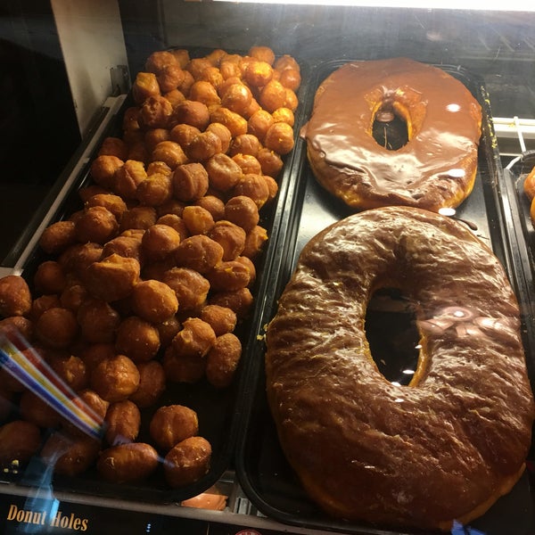 Round Rock Donuts - 106 W Liberty St