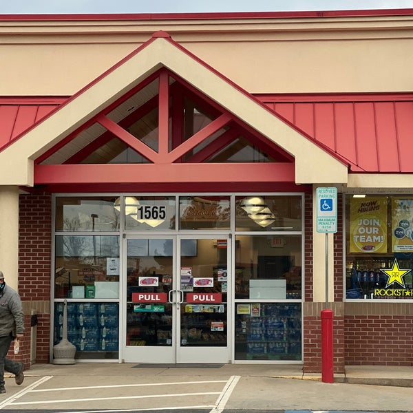 Photos at Han-Dee Hugo's - Gas Station