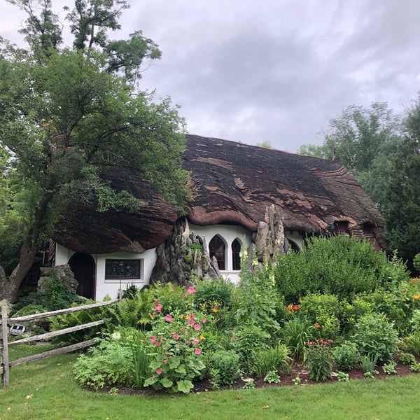 Santarella, Tyringham's Gingerbread House - Bed and Breakfast in Lee