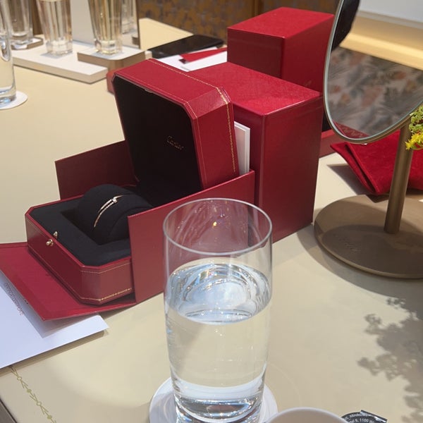 Cartier - Jewelry Store in Vienna