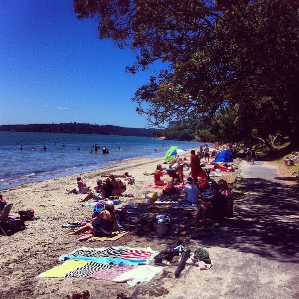 Pt Chevalier Beach - Beach in Point Chevalier
