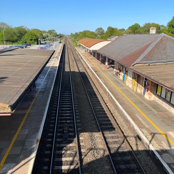 Yatton Railway Station (YAT) - Rail Station