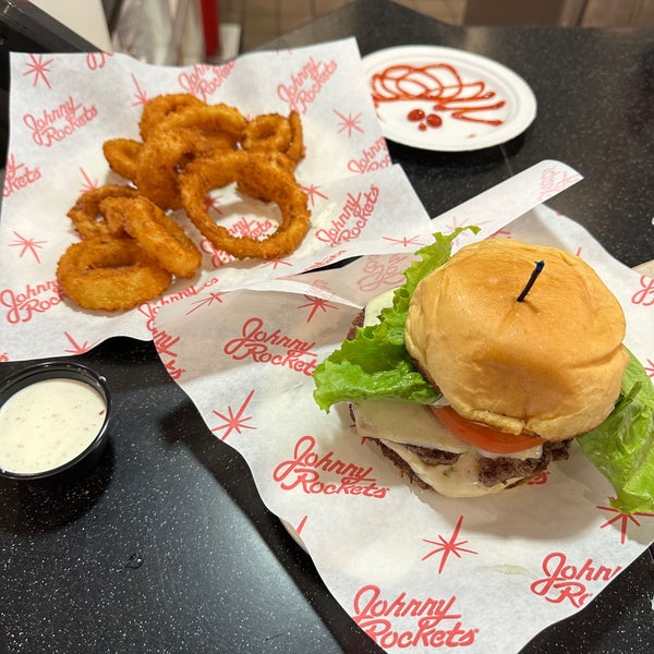 Johnny Rockets - Burger Joint in Downtown Santa Monica