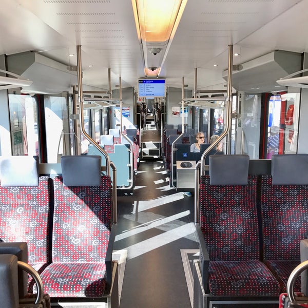 ZVV S-Bahn S10 (SZU) - Train in City