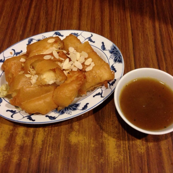 Shin Shin Chinese Restaurant - University - 978 University Ave W