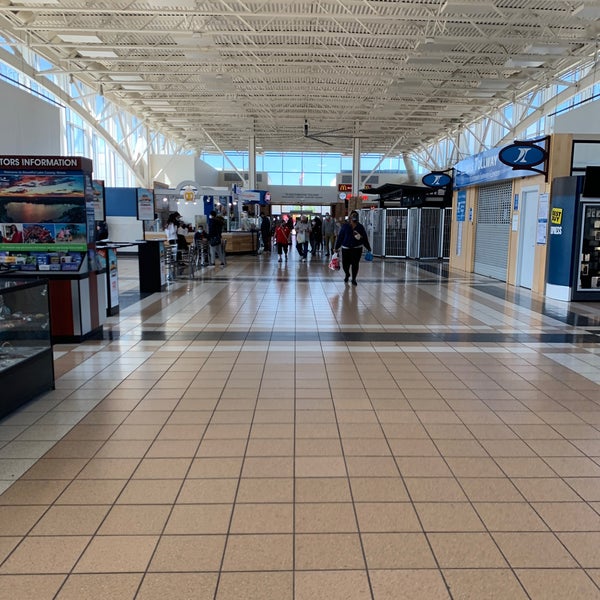 Photos at Lake Forest Oasis - Rest Area in Lake Forest