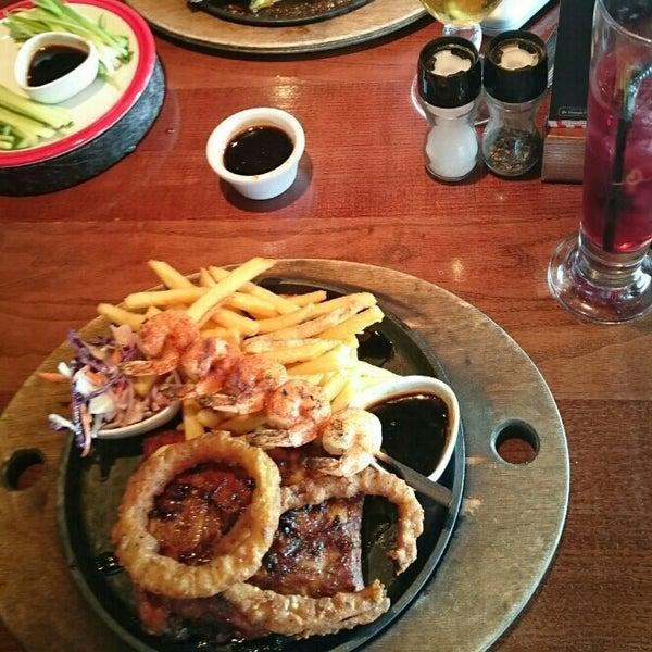 TGI Fridays - American Restaurant
