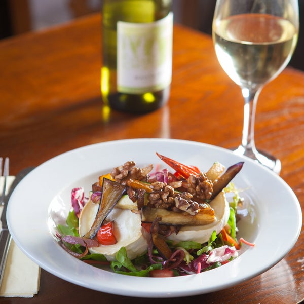 The White Hart - Pub in Holybourne