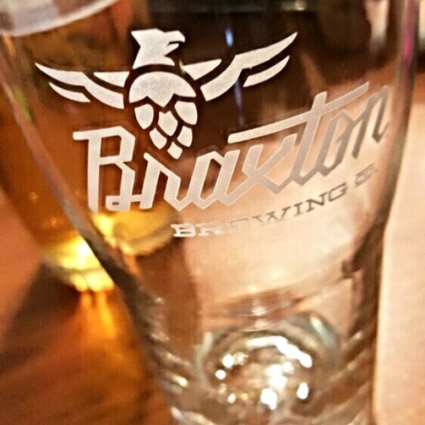 Holler Hops & Grill - Speakeasy