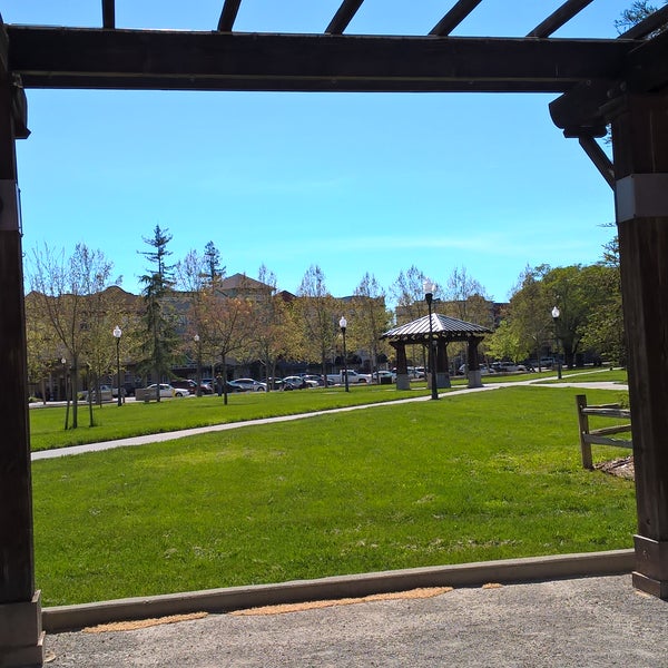 Photos at Windsor Town Green - Plaza