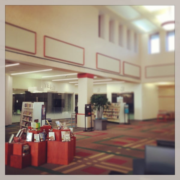 Schaumburg Township District Library - Library