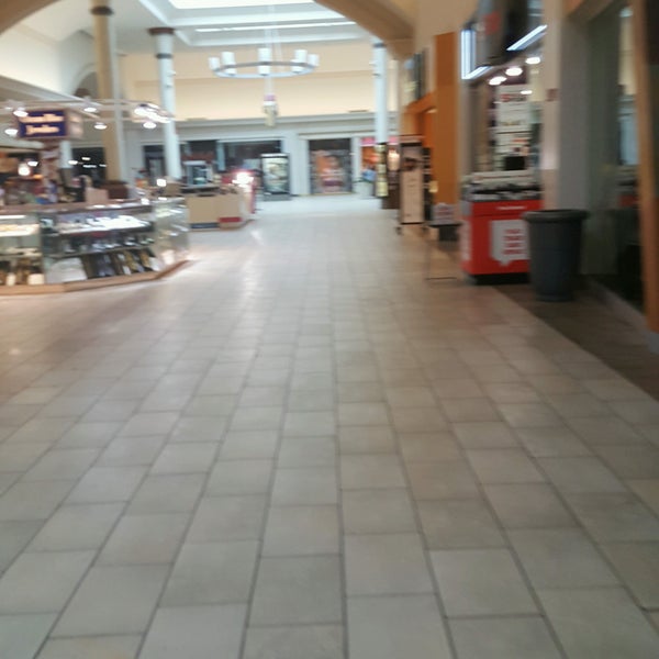 Richmond Town Square - 691 Richmond Rd