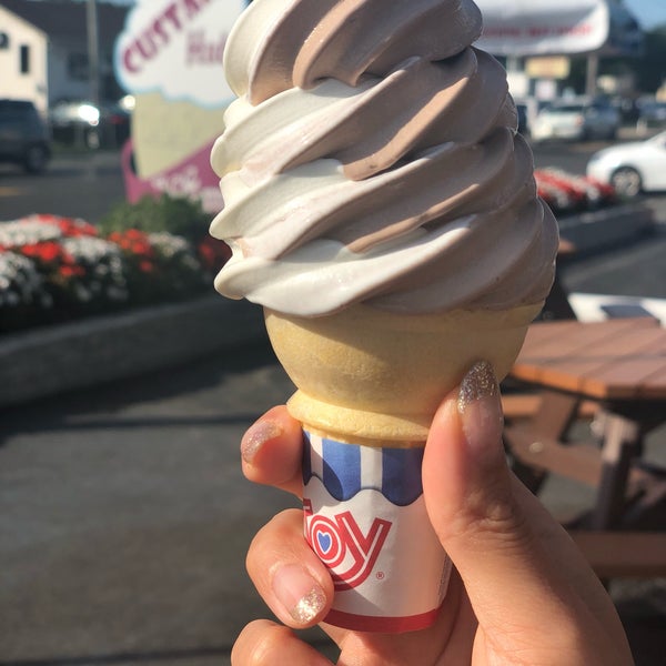 Custard Hut - Ice Cream Parlor