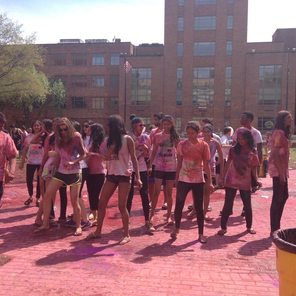 Photos at GWU University Yard - George Washington University - 5 tips