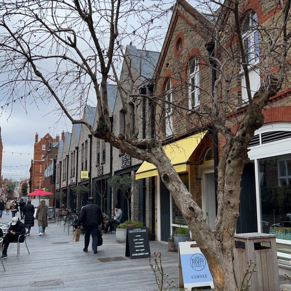 Photos at Sloane Square - Plaza in London