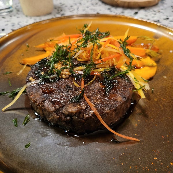 L'Hommage - French Restaurant in Paris