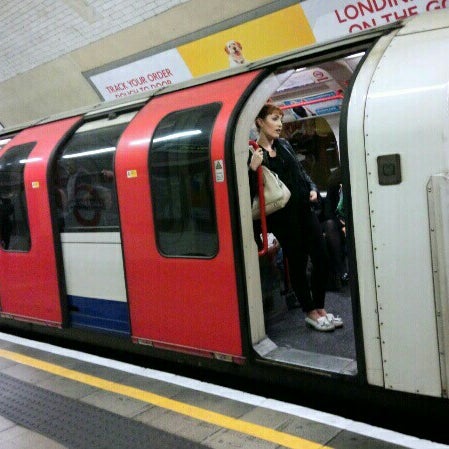 Central Line Train Ealing Broadway - Epping Forest - Bethnal Green ...