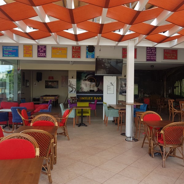 Smiley Bar - Bar