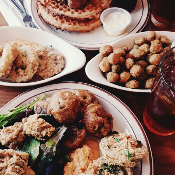 Fat's Chicken & Waffles - Fried Chicken Joint in Seattle