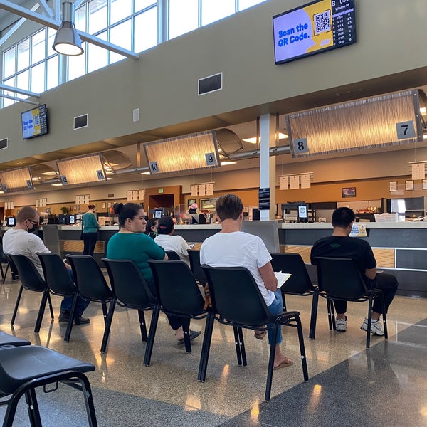 Fresno DMV Office - Fresno High-Roeding - 655 W Olive Ave