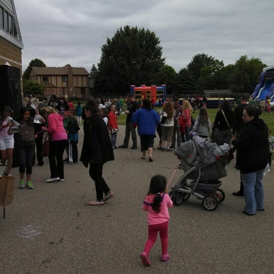 Photos at Havel Elementary School - 41855 Schoenherr Rd