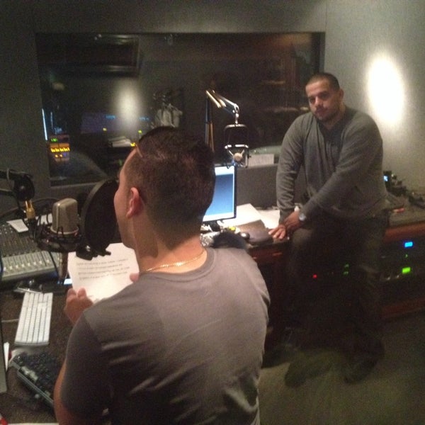 Univision Radio - X96.3FM - Midtown East - 0 tips