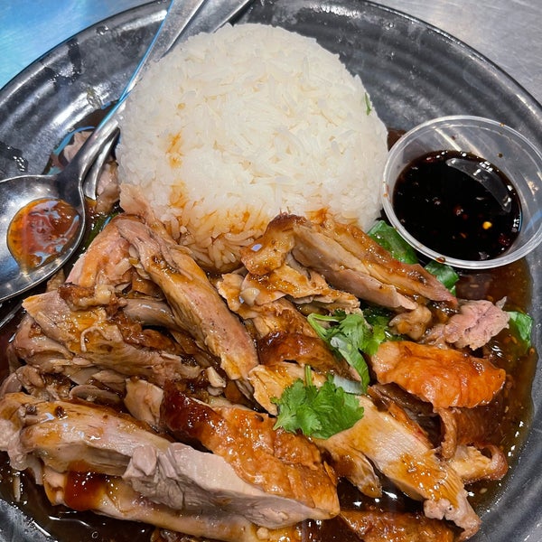 Charlie Chan's - Bar