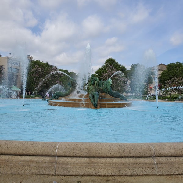 One Logan Square - Logan Square - 2 tips