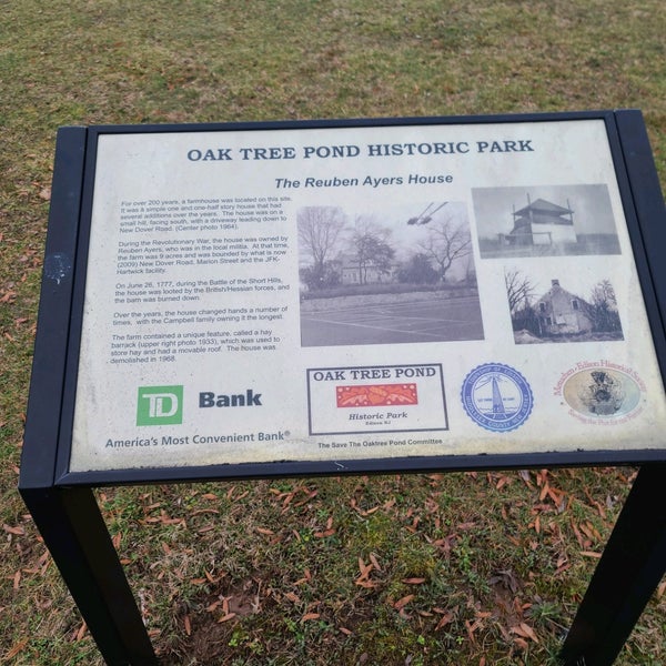 Oak Tree Pond Park - Park