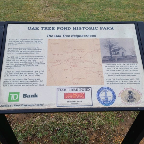Oak Tree Pond Park - Park