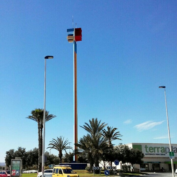 El Pirulí Torrevieja - Monument in Torrevieja