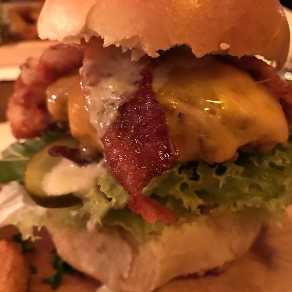 Spud Bencer (Now Closed) - Burger Joint in Boxhagener Kiez