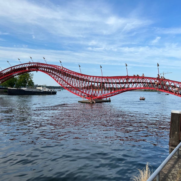 Pythonbrug of Hoge Brug (Brug 1998) - Oostelijk Havengebied - 9 tips ...