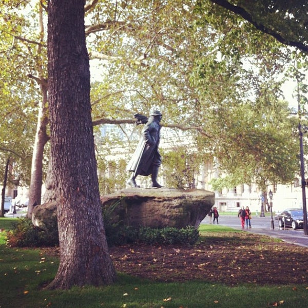 Photos at Place Clemenceau - Champs-Élysées - Paris, Île-de-France