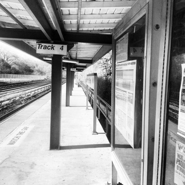 Metro North - Williams Bridge Train Station - Norwood - Bronx, NY