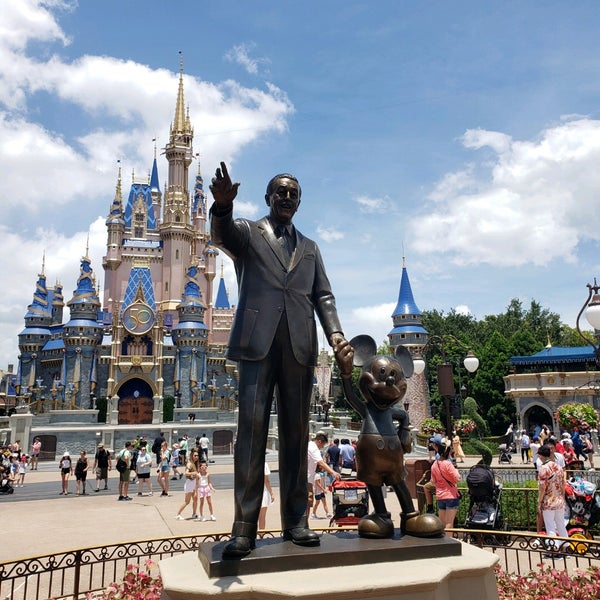 Partners Statue - Monument