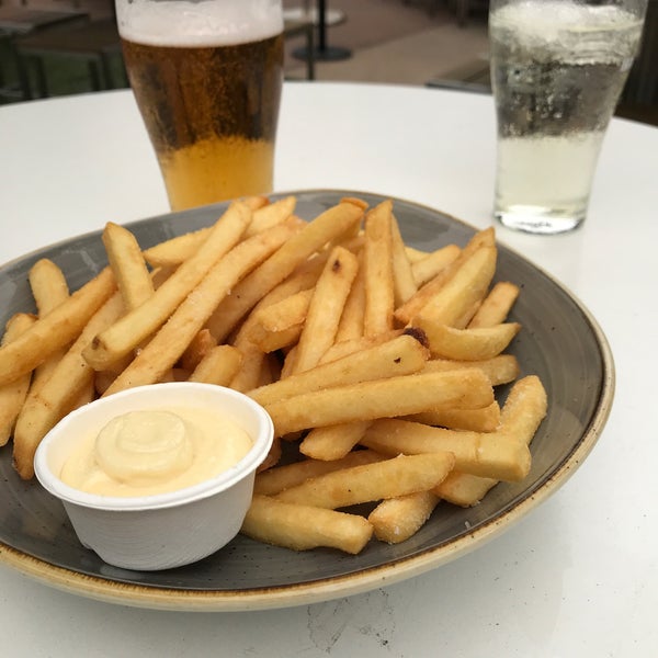 Tacking Point Tavern - Ocean Dr