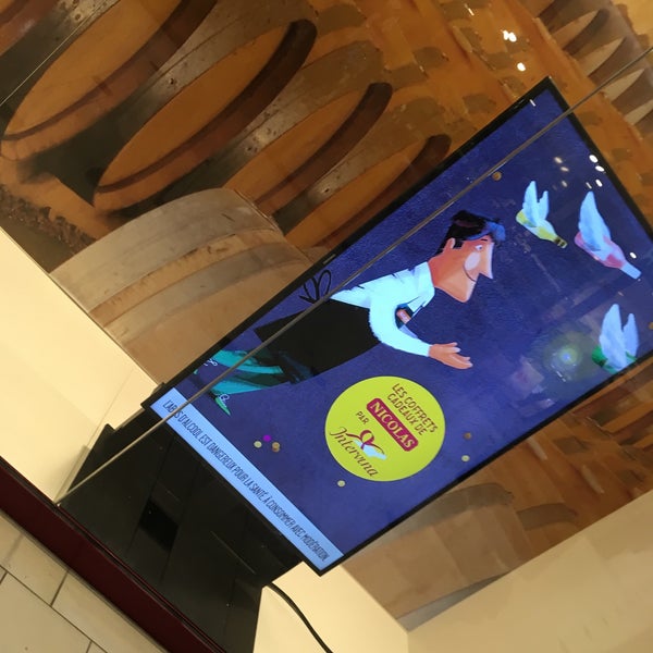 Centre Commercial Val Thoiry - Shopping Mall