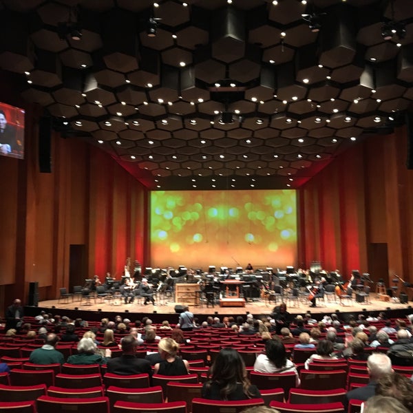 Shen Yun Houston Jones Hall