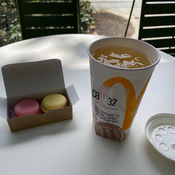 McDonald's - Champs-Élysées, Paris'te Fast Food Restoranı