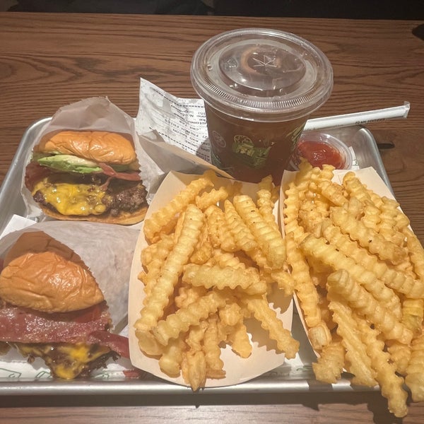 Shake Shack - Burger Joint in San Francisco
