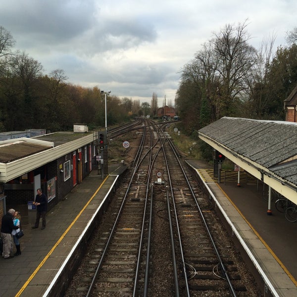 Photos at Barnes Railway Station (BNS) - Mortlake and Barnes Common ...