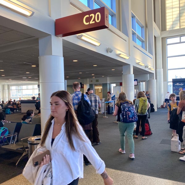 Gate C20 - 5 tips from 1672 visitors