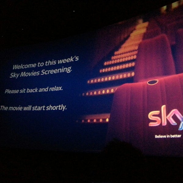 Sky Superscreen - Peninsula Square