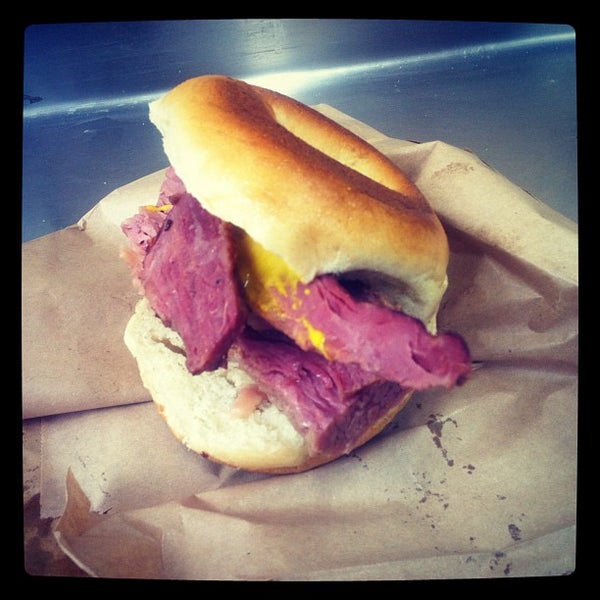 Beigel Bake - Bagel Shop in Tower Hamlets