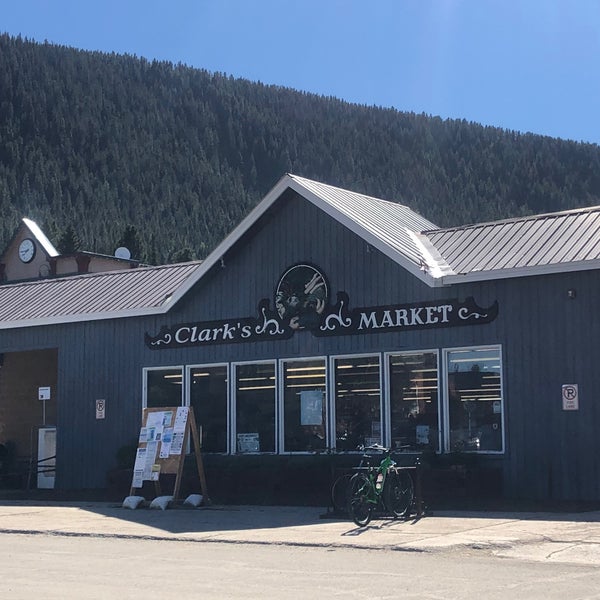 Clark's Market - 3 tips