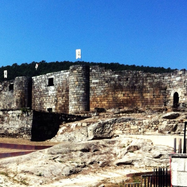 Castelo de Ribadavia | Castelo dos Condes Sarmiento de Ribadavia ...