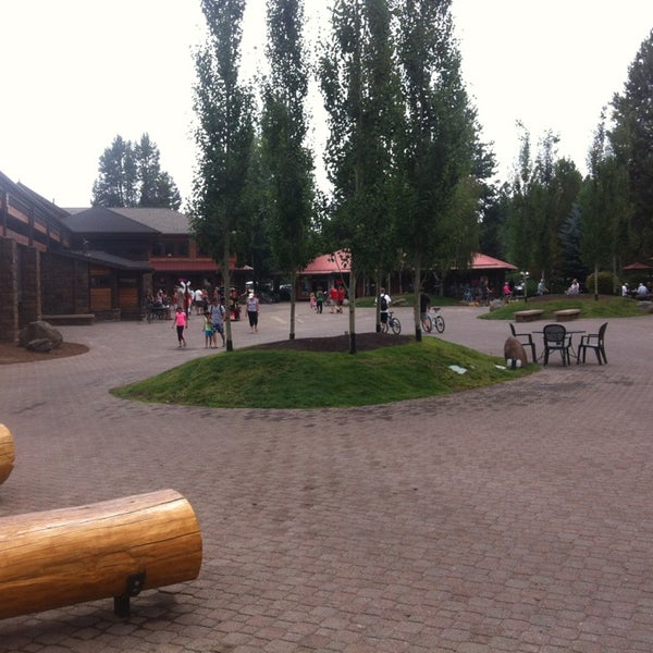 The Village at Sunriver - Shopping Plaza
